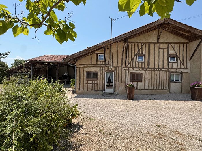 Maison à vendre - Aurignac - 11 pièces - 7 chambres