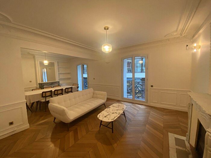 Appartement à louer - Porte Dauphine, Paris ème - 4 pièces - 2 chambres