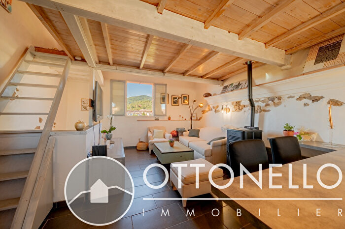 Maison 4 pièces à louer à Roquebrune-sur-Argens, Village