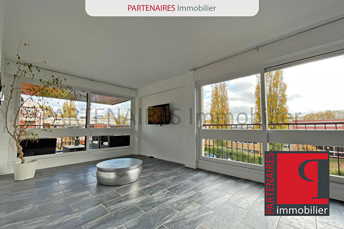 Appartement à louer - Le Chesnay, Pré-Vert - 4 pièces - 2 chambres