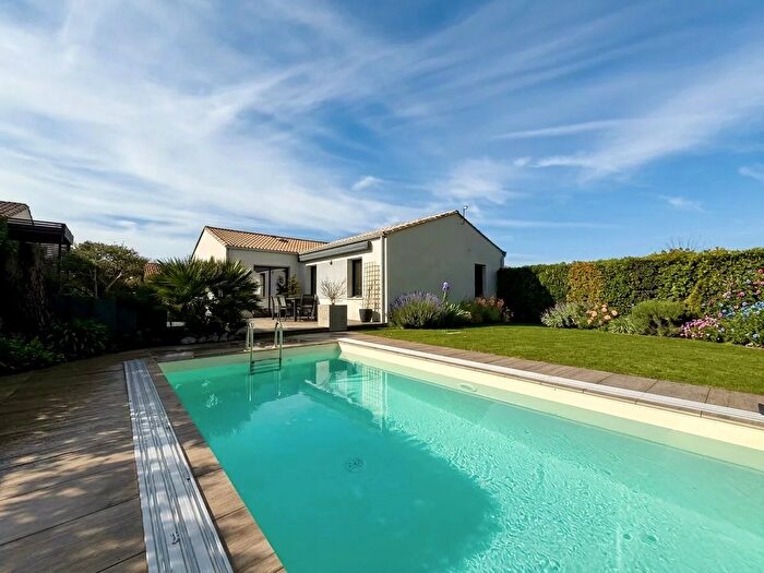 Maison à vendre - Saint-Viaud - 4 pièces - 3 chambres