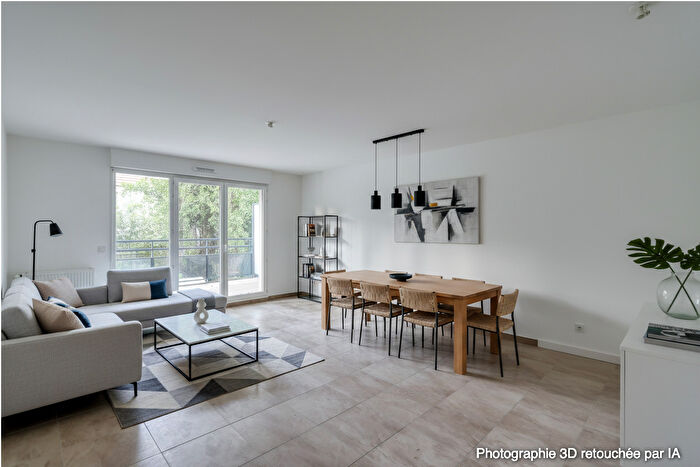 Appartement 3 pièces à Pontault-Combault, Centre commercial, à vendre