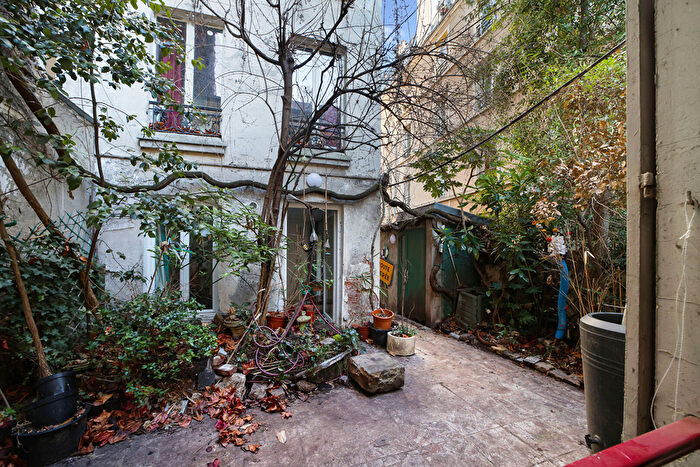 Appartement à vendre - Paris e , Jourdain, Pyrénées - 3 pièces - 2 chambres
