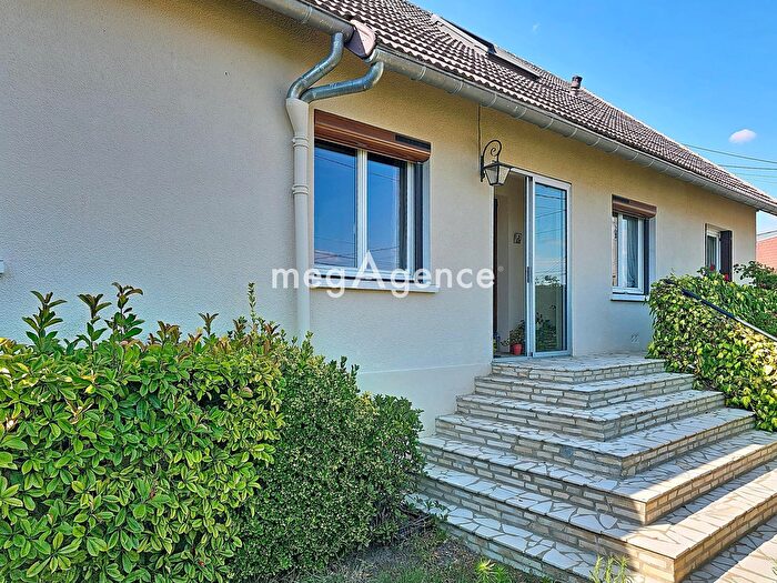 Maison 9 pièces à Bouafle, à vendre