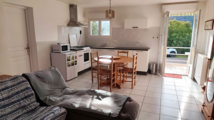 Maison à louer - Saint-Sébastien-dAigrefeuille - 4 pièces - 3 chambres