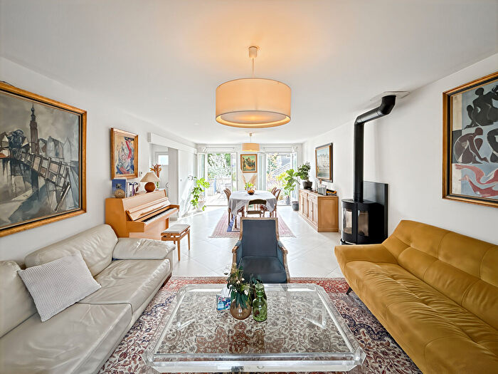 Maison à vendre - Mantes-la-Jolie, Centre-ville - 7 pièces - 5 chambres