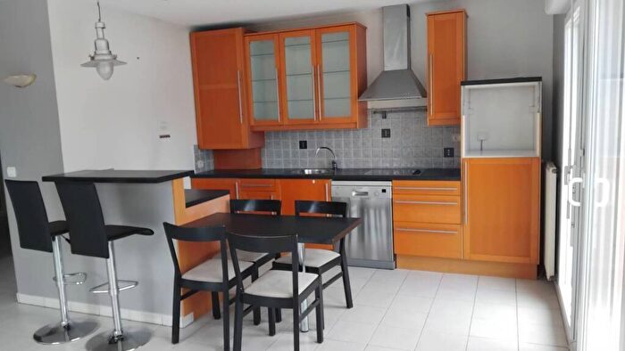 Appartement à louer - Les Charmilles-Parilly Sud-Université-Rebufer, Bron - 2 pièces - 1 chambre