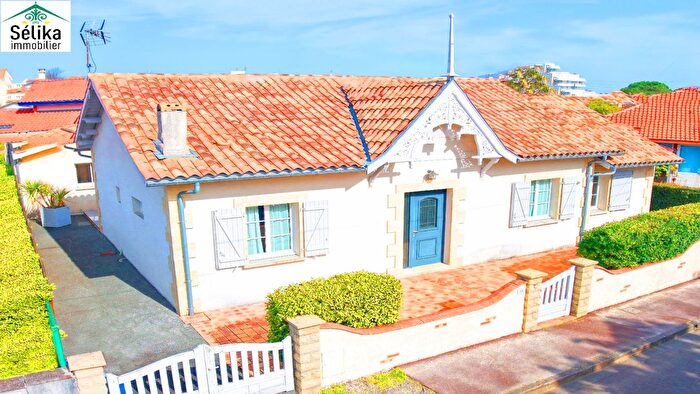 Maison à vendre - Arcachon, Aiguillon - 7 pièces - 5 chambres