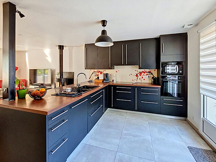 Maison 7 pièces à Linas, à vendre