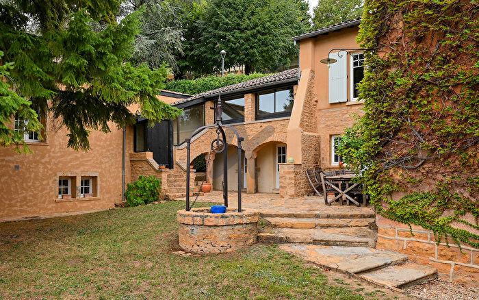 Maison 11 pièces à Collonges-au-Mont-d'Or, à vendre