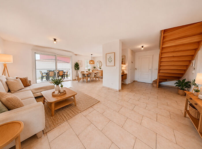 Villieu-Loyes-Mollon : Maison 4 pièces à vendre