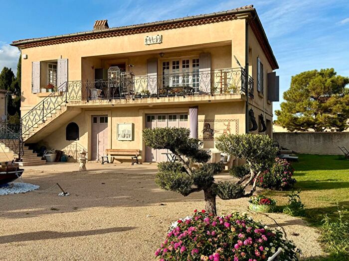 Maison à vendre - Noves - 5 pièces - 3 chambres