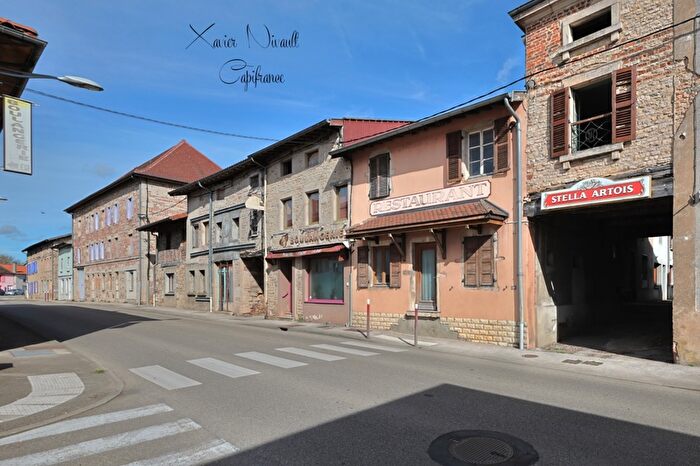 Maison à vendre - Saint-Julien-sur-Reyssouze - 8 pièces - 5 chambres