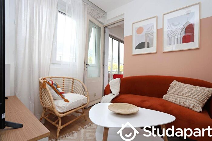 Appartement à louer - Hyper Centre, Saint-Nazaire - 1 pièce - 1 chambre