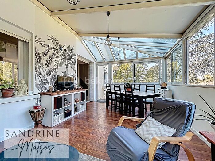 Maison à vendre - Chavanoz - 5 pièces - 4 chambres