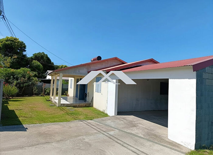 Maison à vendre - Saint-Louis, Bois de Nèfles, Cocos - 6 pièces - 5 chambres