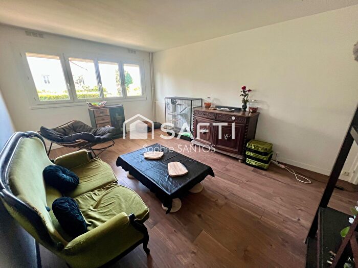 Appartement à vendre - Neuilly-Plaisance, Rennouillères - 3 pièces - 2 chambres