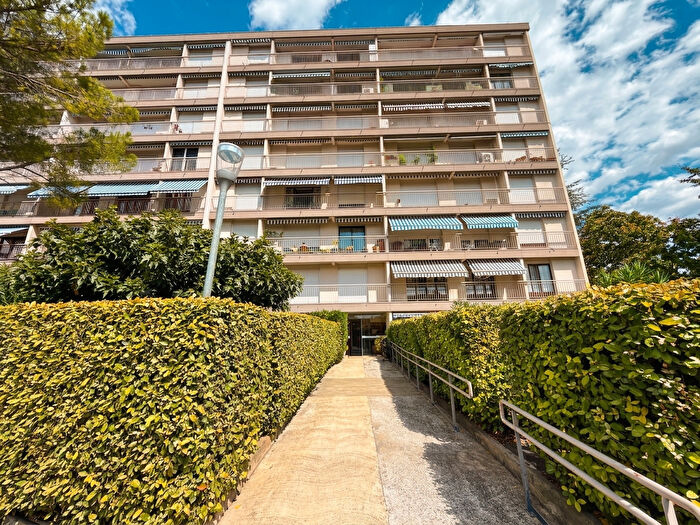 Appartement 4 pièces à vendre - Nîmes, collines