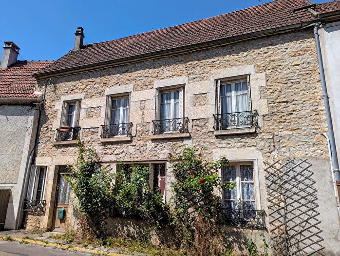 Maison à vendre - Châtel-Censoir - 7 pièces - 4 chambres