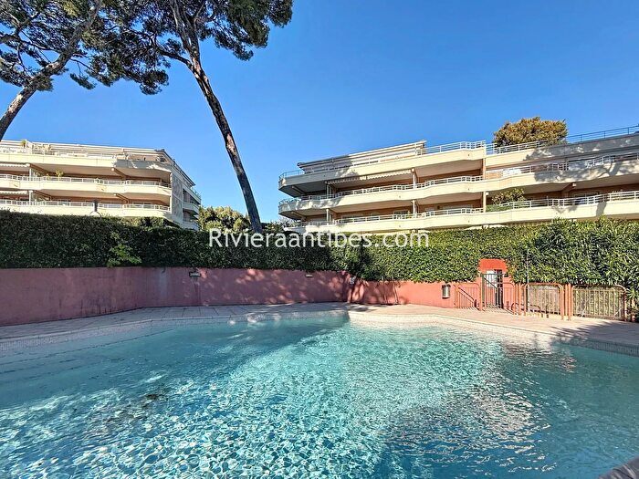 Appartement à vendre - Antibes, Rastines, Super Antibes, Laval, La Fontonne - 3 pièces - 2 chambres