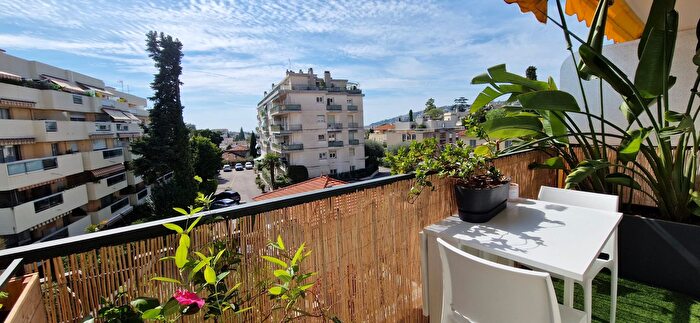 Appartement 2 pièces à louer à Nice, Chambrun
