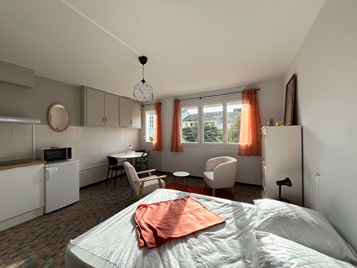 Appartement à louer - Villeneuve-sur-Lot, Sainte-Catherine - 1 pièce