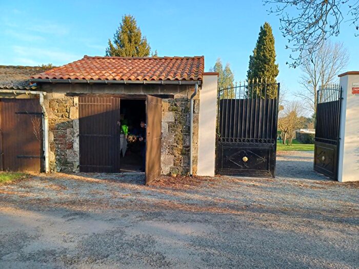 Fontenay-le-Comte - Maison 8 pièces à vendre