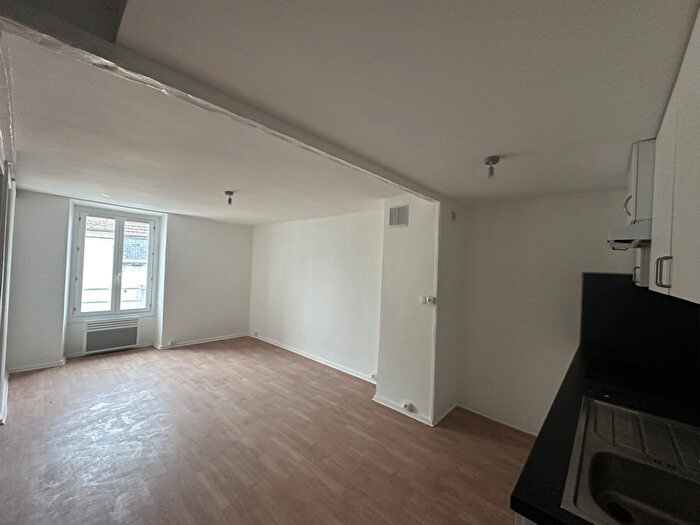 Appartement à louer - Melun, Centre-ville - 4 pièces - 2 chambres