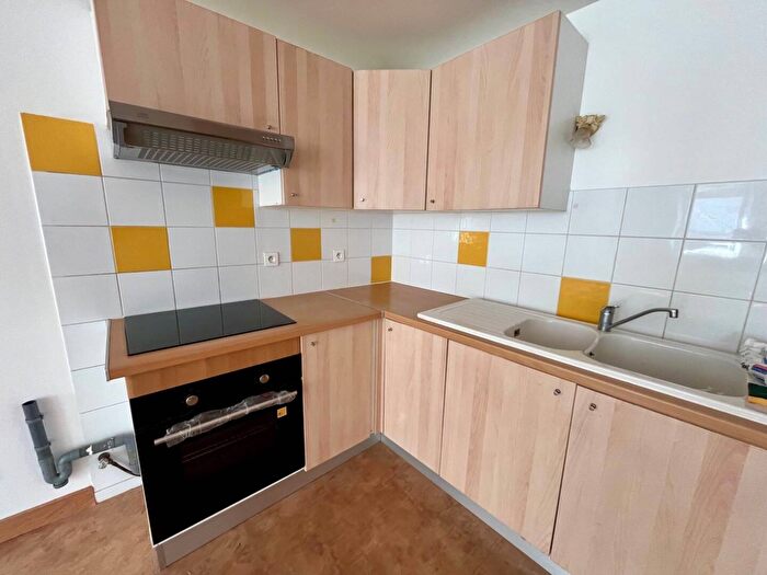Appartement 4 pièces à Saint-Just-la-Pendue, à louer