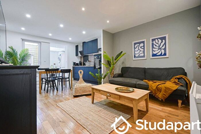 Appartement à louer - Caulier, Lille - 1 pièce - 1 chambre