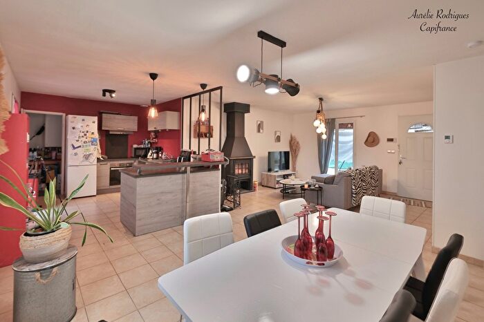 Maison à vendre - Boz - 5 pièces - 4 chambres