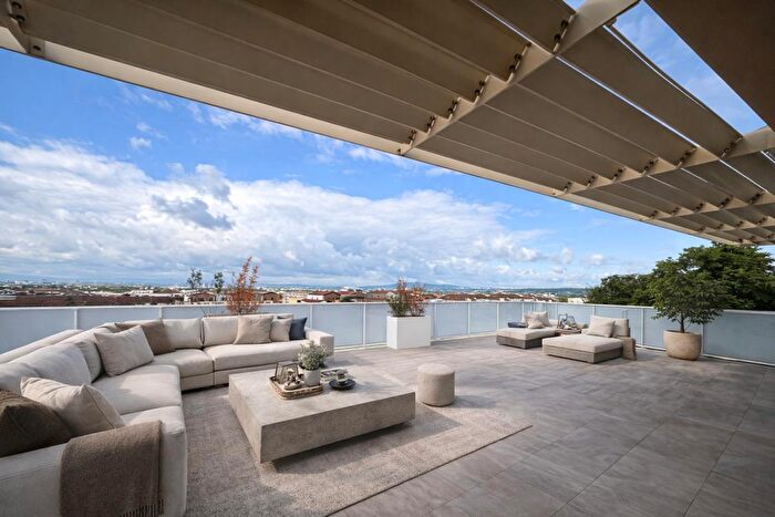 Appartement à vendre - Décines-Charpieu, Centre-ville - 4 pièces - 3 chambres