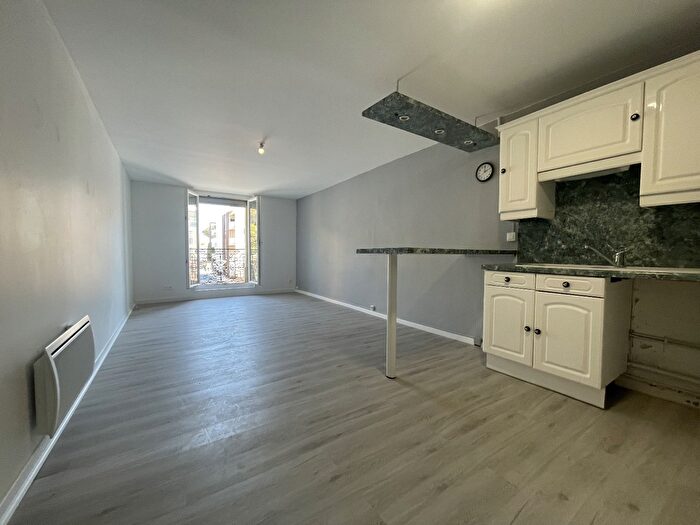 Appartement 2 pièces à louer à Béziers, Champ de Mars