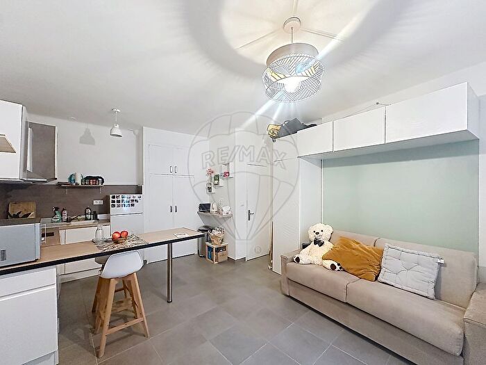 Appartement à louer - Nîmes, La Gazelle, Ventabren - 1 pièce