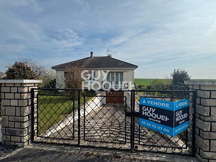 Maison à vendre - La Celle-sous-Chantemerle - 5 pièces - 3 chambres