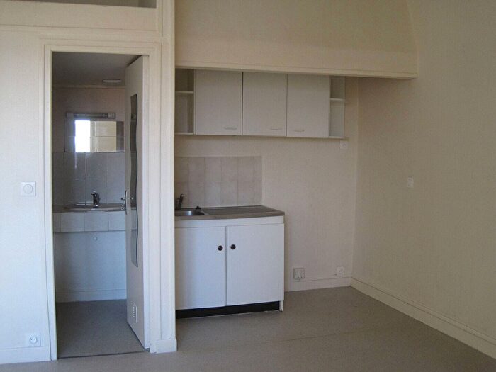 Appartement à louer - Saint Jean, Saint-Quentin - 1 pièce