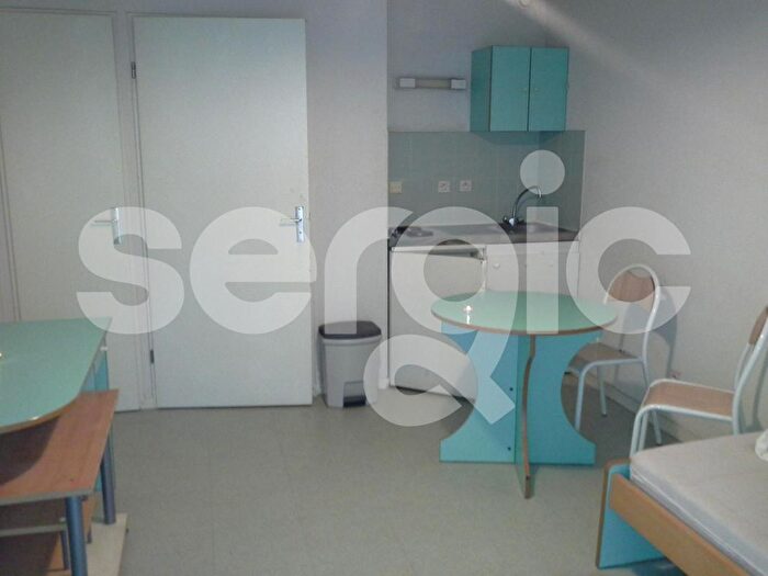 Appartement à louer - Orléans, Saint-Marc, Faubourg Bourgogne - 1 pièce