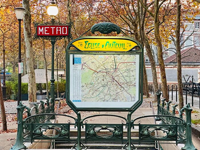 Appartement à vendre - Paris e , Auteuil-Nord, Jasmin, Mirabeau - 4 pièces - 3 chambres