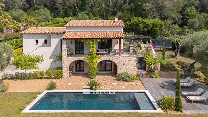 Maison 7 pièces à louer - Village-Le Val-Cabrieres, Mougins