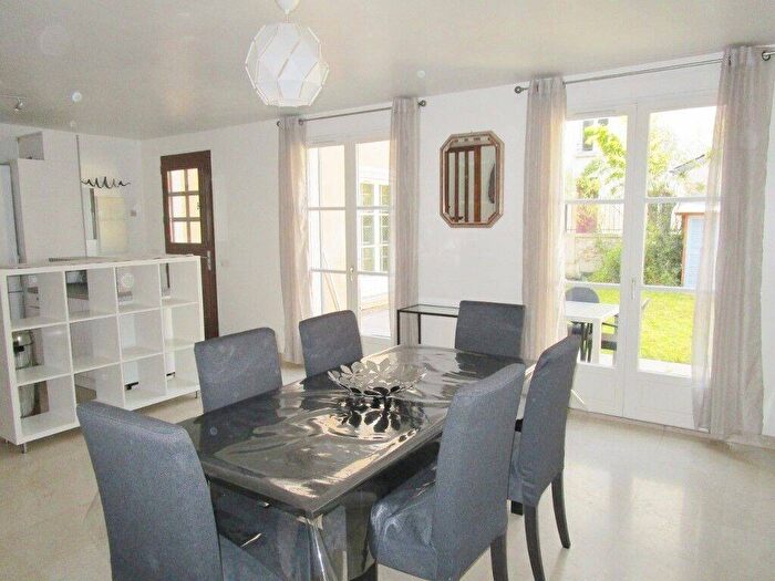 Appartement à louer - Armagis, Saint-Germain-en-Laye - 5 pièces - 3 chambres