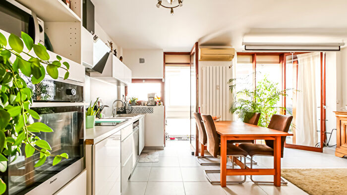 Appartement à vendre - Hyères, Pyanet - 3 pièces - 2 chambres