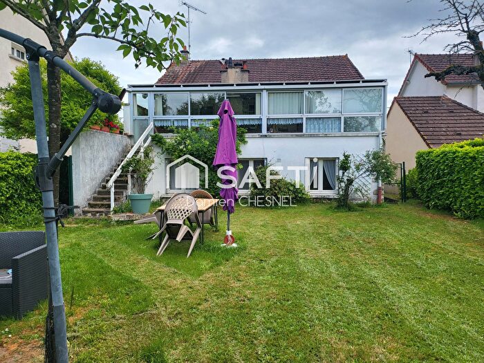 Maison 5 pièces à Saint-Amand-Montrond, à vendre
