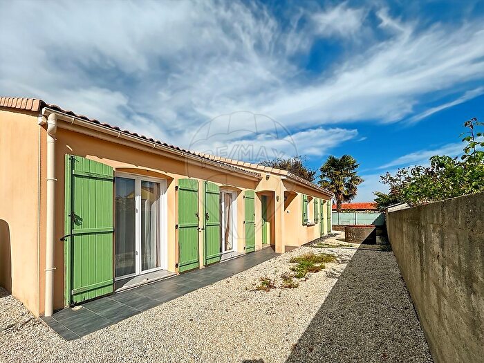 Saint-Lumine-de-Coutais : Maison 4 pièces à vendre