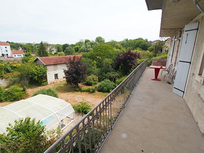 Maison 10 pièces à Champlitte, à vendre