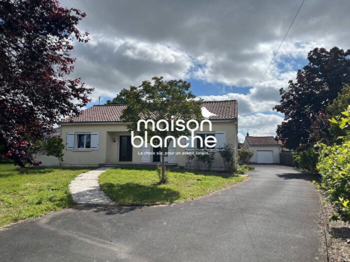 Maison 4 pièces à Airvault, à louer