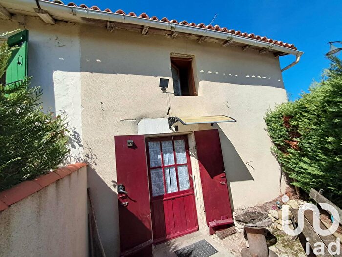 Maison à vendre - Saint-Denis-du-Pin - 5 pièces - 4 chambres