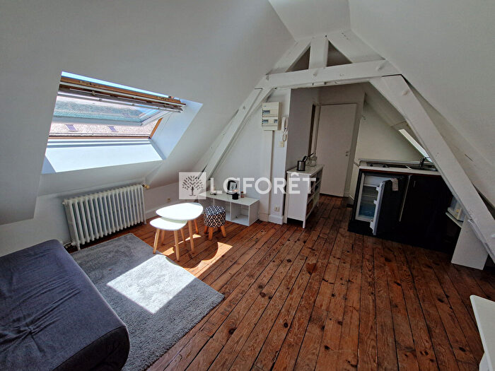 Appartement à louer - Rodez, Centre historique, Vieux-Rodez - 2 pièces - 1 chambre