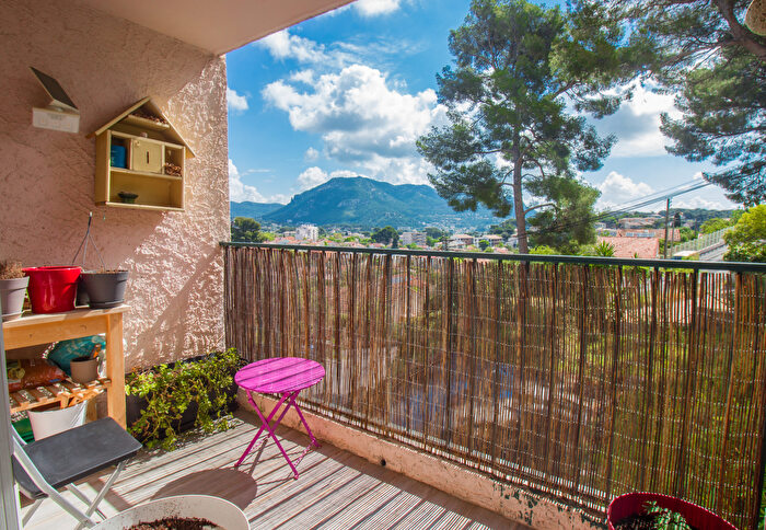 Appartement à vendre - Toulon, Valbertrand - 5 pièces - 3 chambres