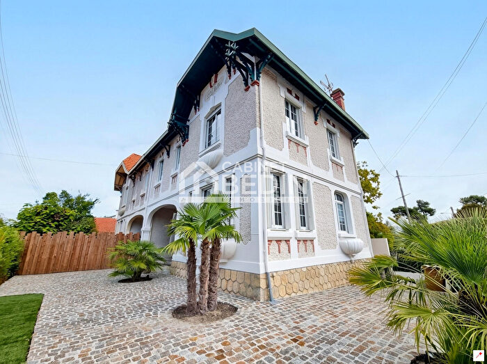 Maison à vendre - Arcachon, Aiguillon - 7 pièces - 5 chambres