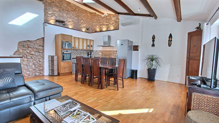 Maison à vendre - Flassans-sur-Issole - 6 pièces - 5 chambres